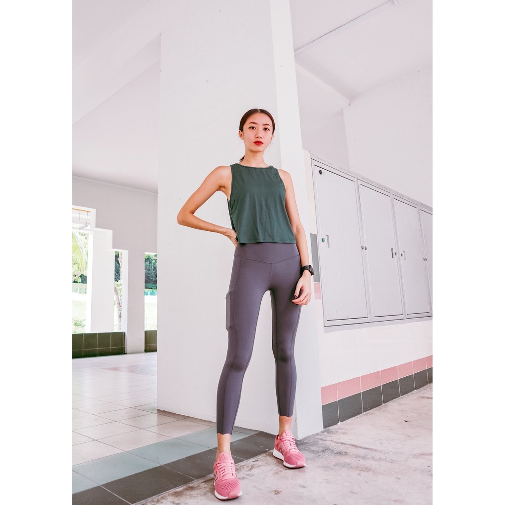 LIGHT & FAST TANK (HUNTER GREEN) | Shopee Singapore