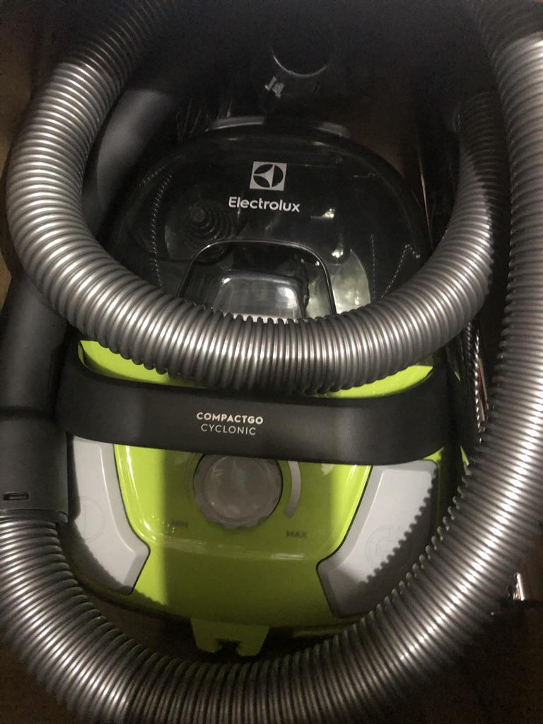 Electrolux Z1231 Bagless Vacuum Cleaner | Shopee Singapore