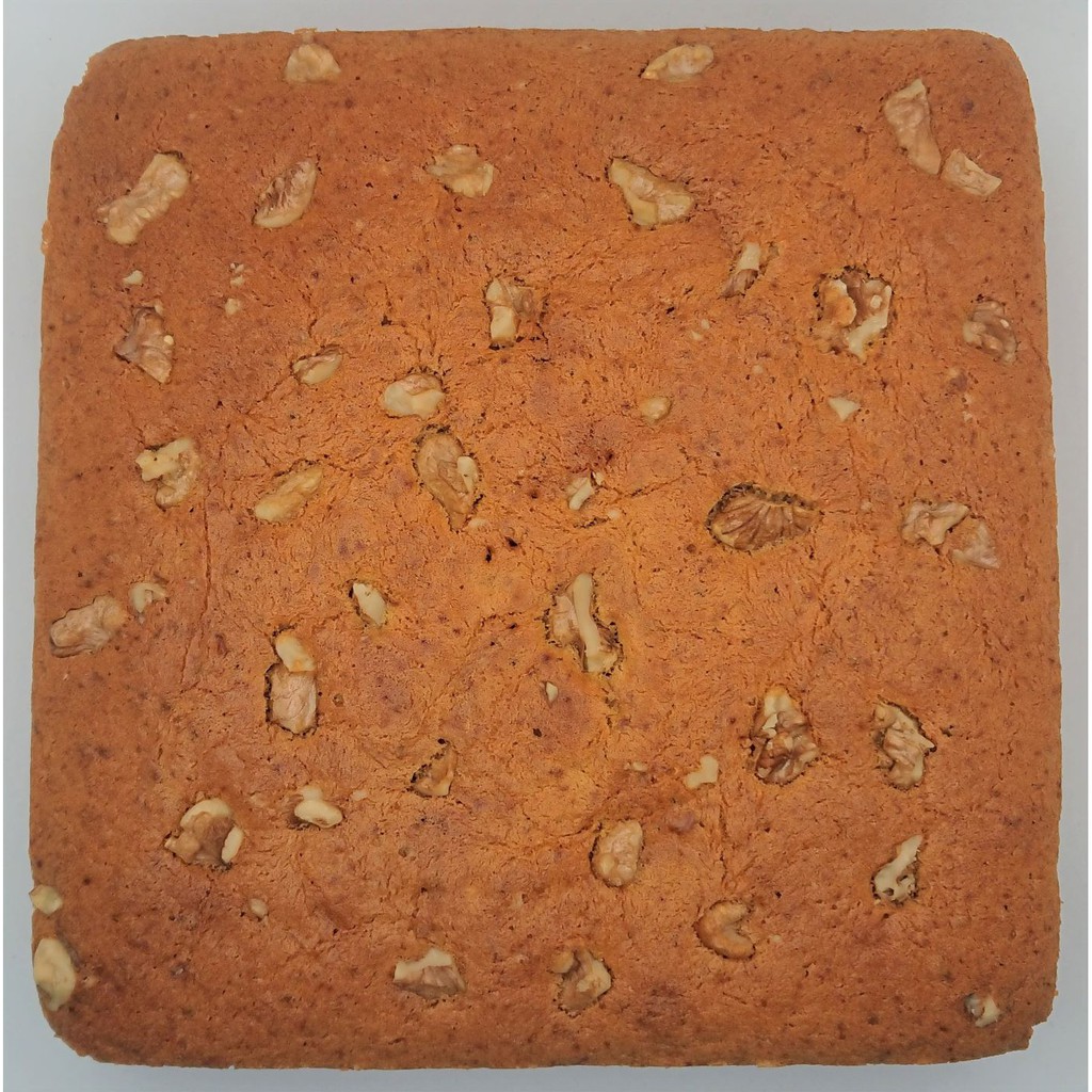 [Doe] Banana cake topped with walnuts 8x8" | Shopee Singapore