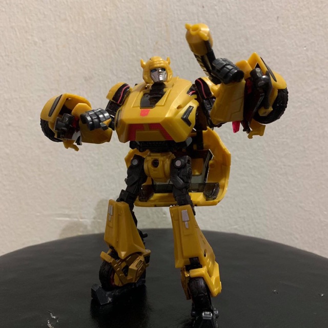 WAR FOR CYBERTRON (WFC) DELUXE BUMBLEBEE (LOOSE) | Shopee Singapore