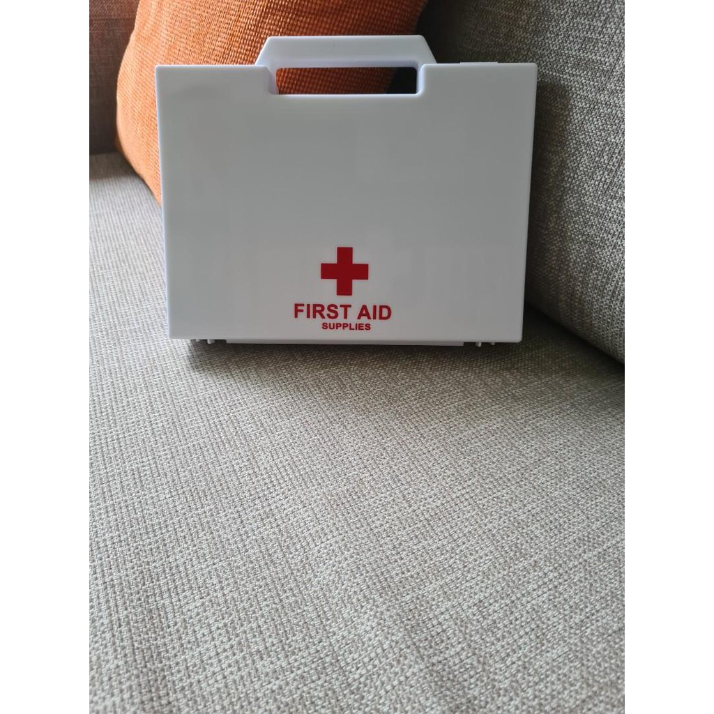 First Aid Makeup Kit | Saubhaya Makeup